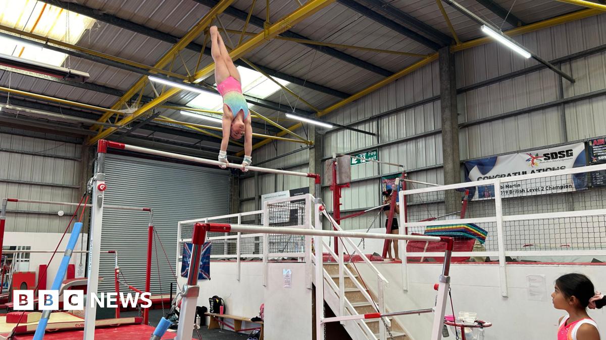 Paignton's Olympic gymnast Abi Martin inspiring team-mates - BBC News