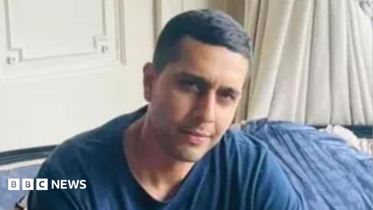 Barry man died of stab wound to chest, inquest hears - BBC News