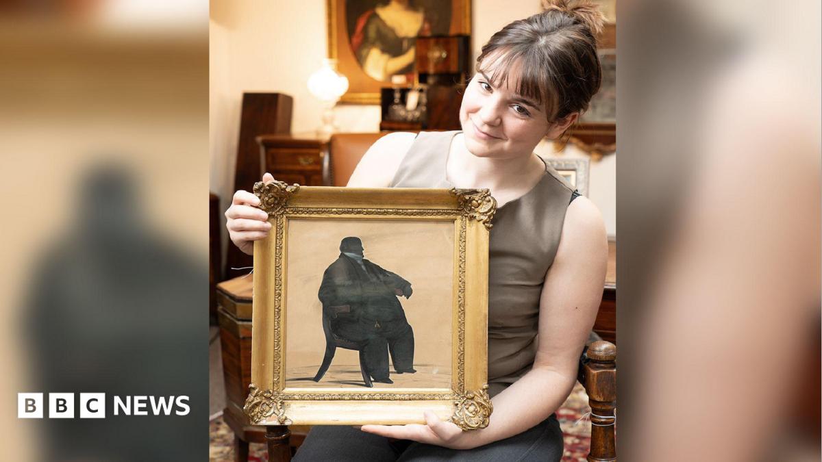 Picture of England's fattest man Edward Coltman goes under then hammer ...
