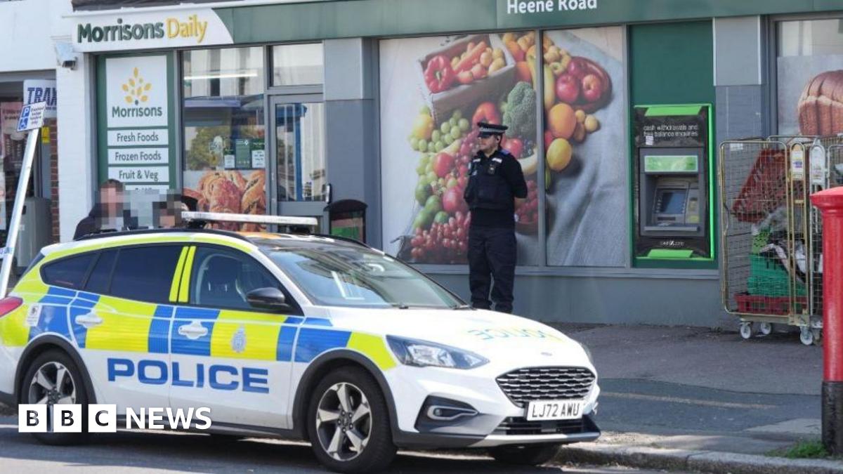 Arrest after attempted Worthing supermarket robbery - BBC News