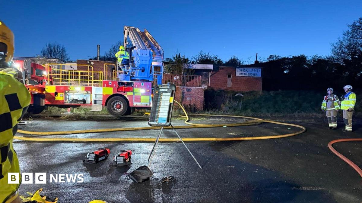 Crews return to blaze at former Inkersall Social Club - BBC News