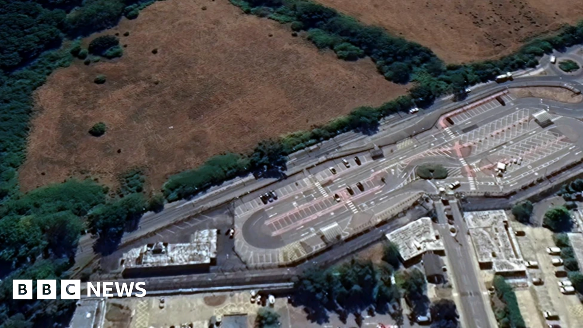 Injunction granted to stop AWE Aldermaston traveller site work - BBC News