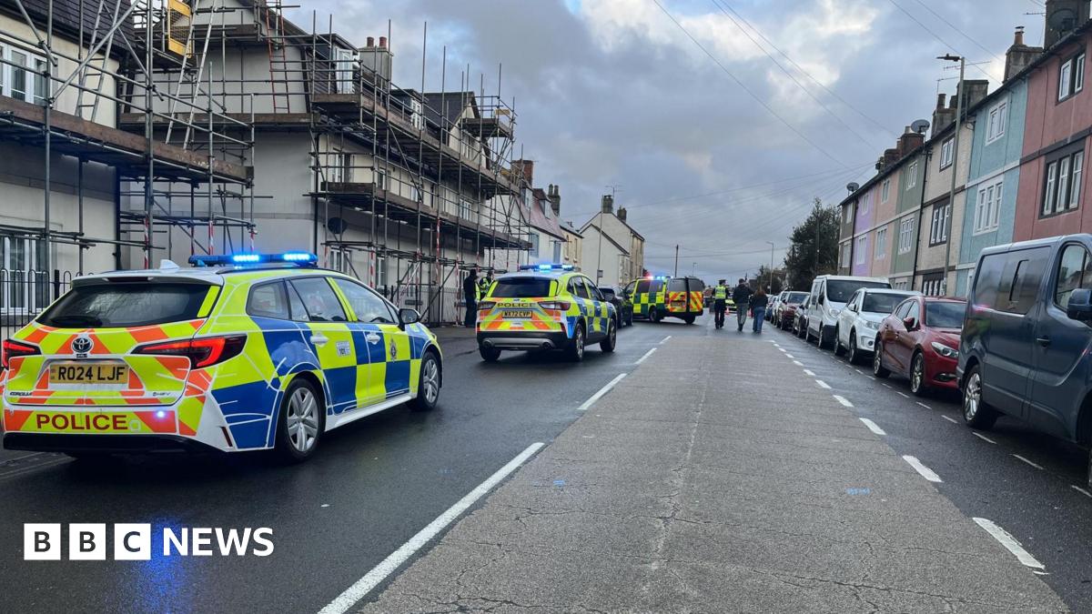 Teenager arrested after boy found with stab wounds in Chippenham - BBC News