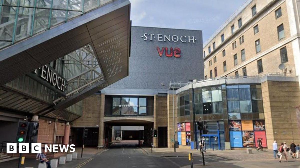 Vue cinema staff go on strike in Glasgow over work conditions - BBC News