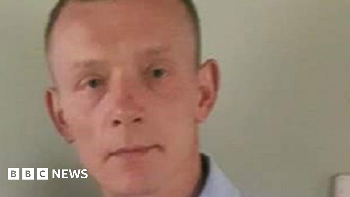 Swindon murder arrests after attack victim Grzegorz Beyer dies - BBC News