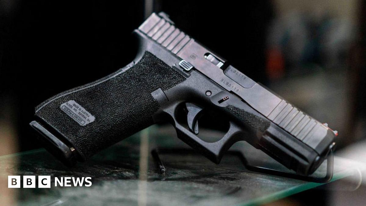 Gaston Glock: Inventor of popular handgun dies aged 94 - BBC News