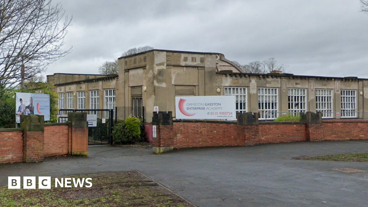 Ilkeston school celebrates first ever Good grade - BBC News
