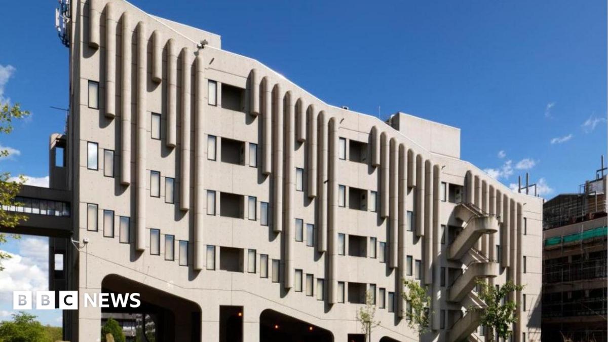 Leeds Uni lecture theatre block voted best city building - BBC News