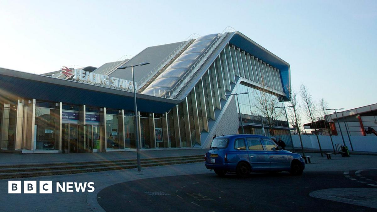 Heathrow rail link put on hold - BBC News