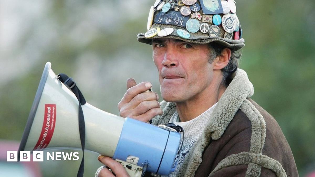 Brian Haw memorial: Sir Mark Rylance leads campaign - BBC News