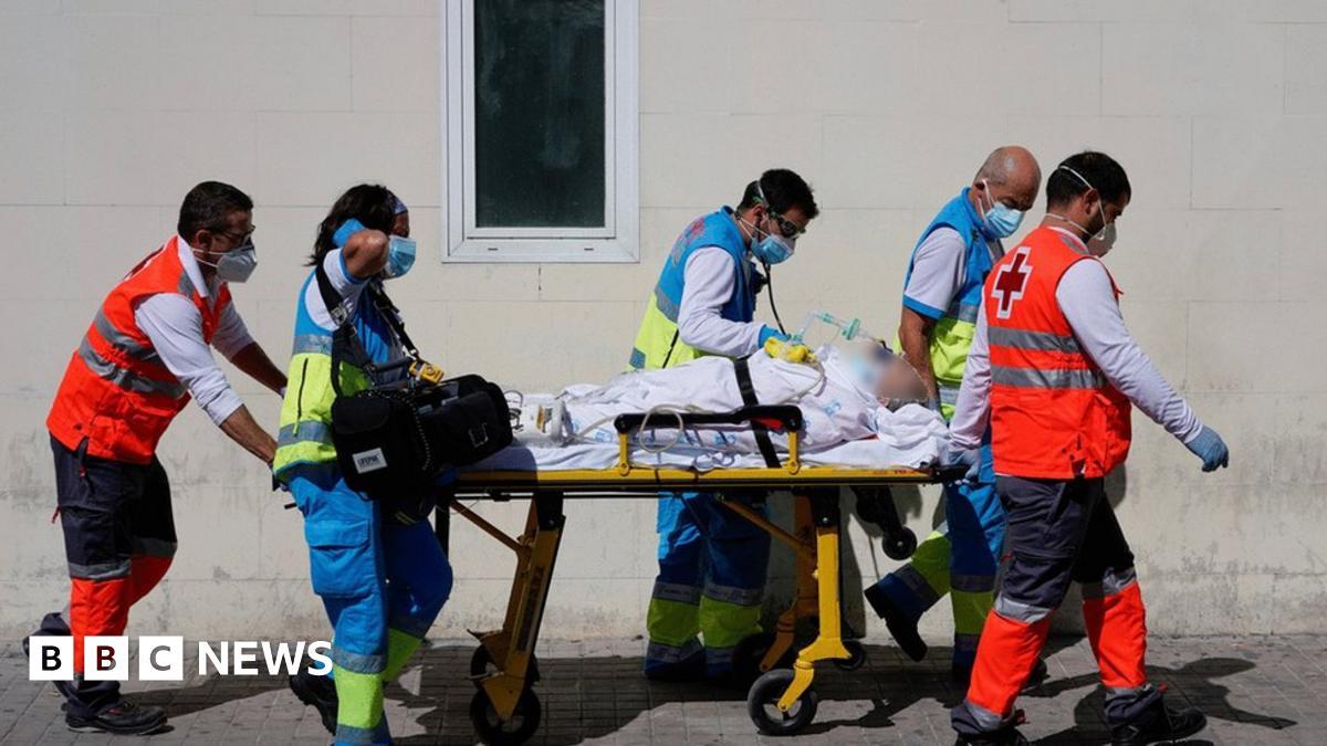 Coronavirus: Spain imposes partial lockdown on defiant Madrid - BBC News