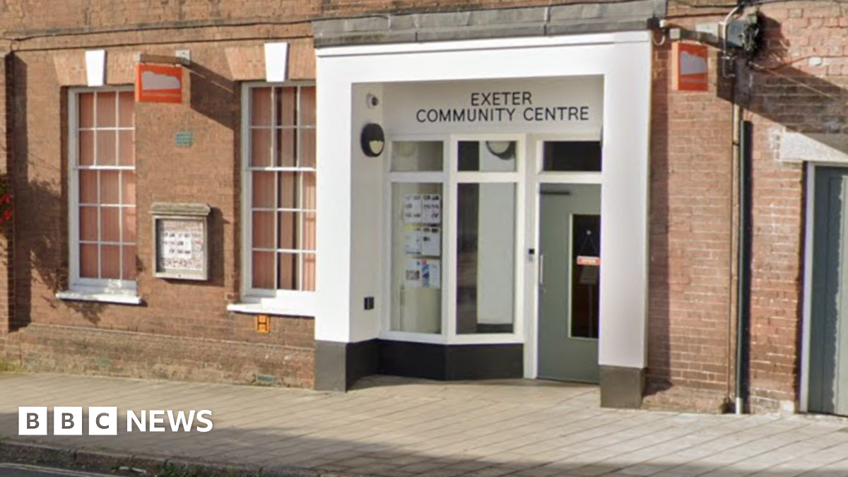 Exeter medical exhibition puts historical equipment on display - BBC News