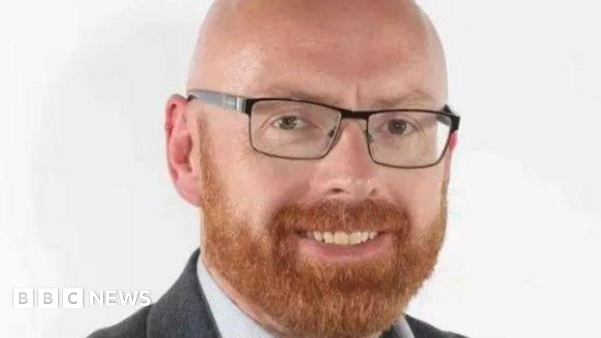 Darryl Wilson: Former Ulster Unionist councillor joins DUP - BBC News