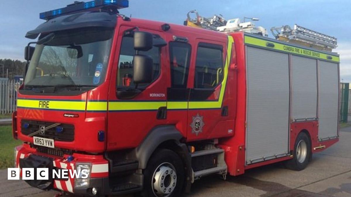 Wigton house fire: Man, 92, dies - BBC News