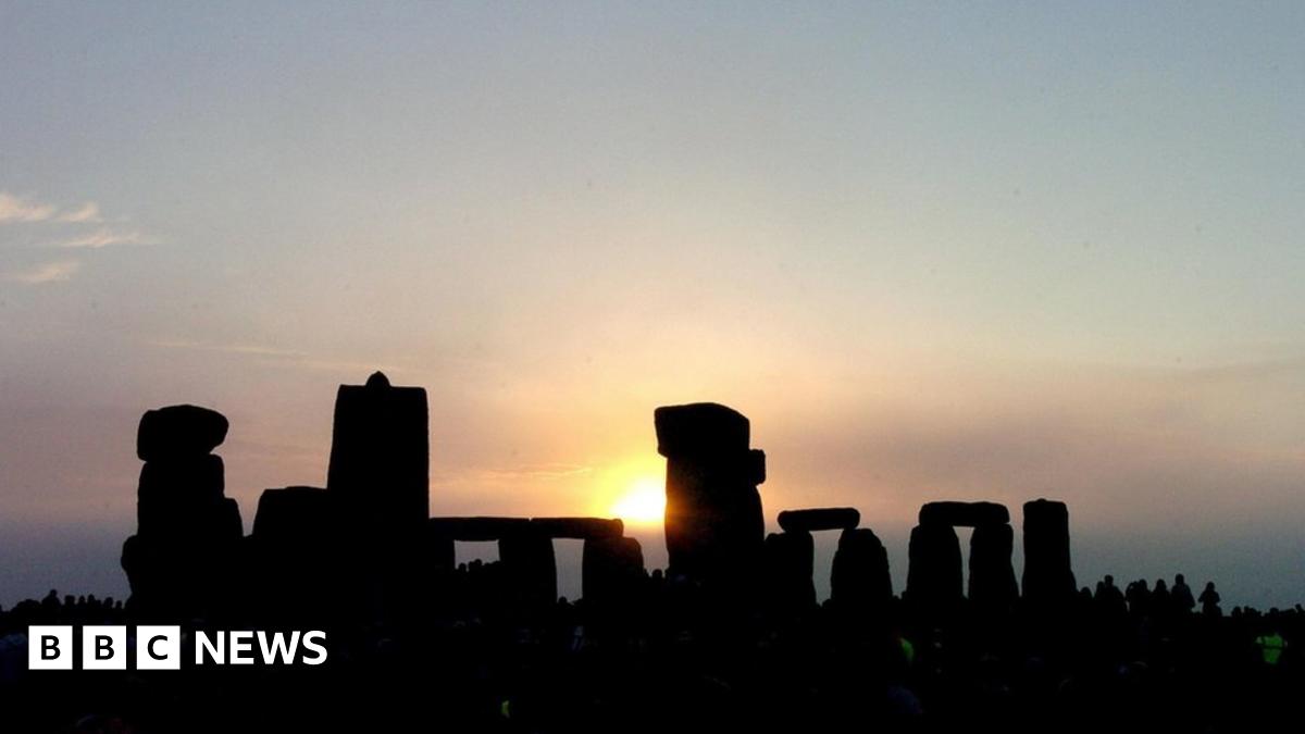 Eurovision postcards to feature UK and Ukrainian landmarks - BBC News