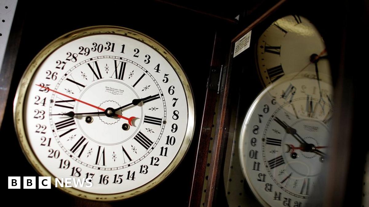 The time when the clocks changed by more than an hour - BBC News