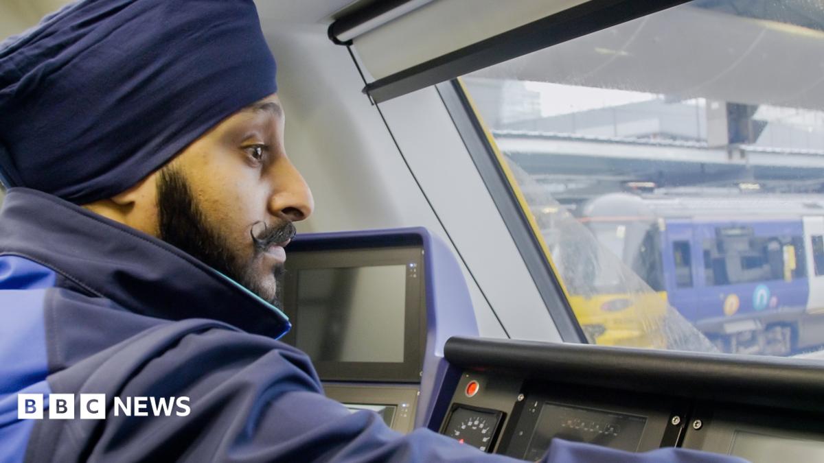 Inside Northern's train driving school - BBC News