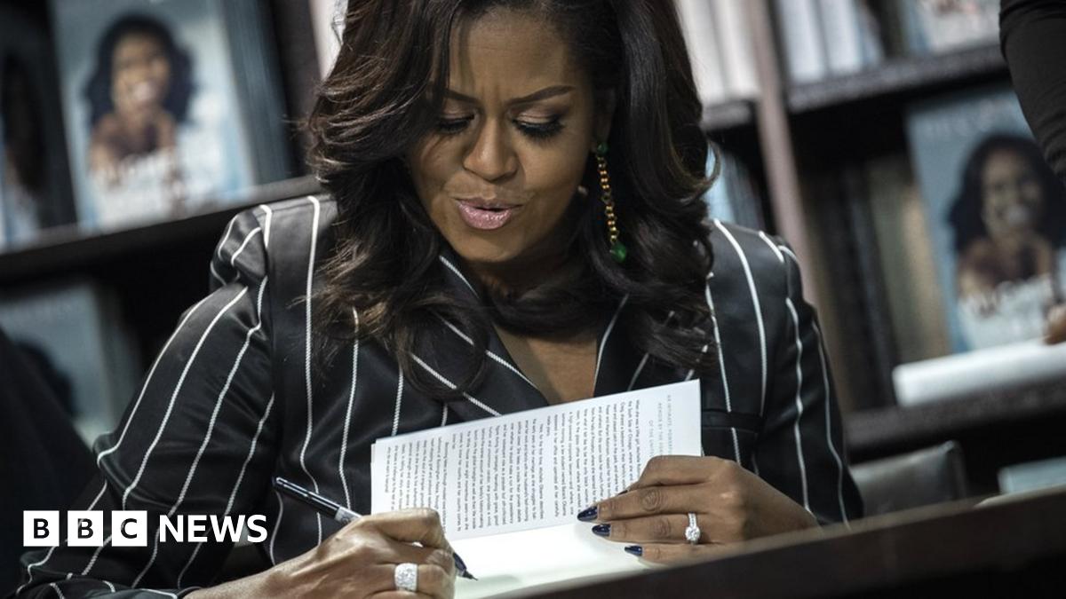 Michelle Obama's memoir Becoming breaks sales record in 15 days - BBC News