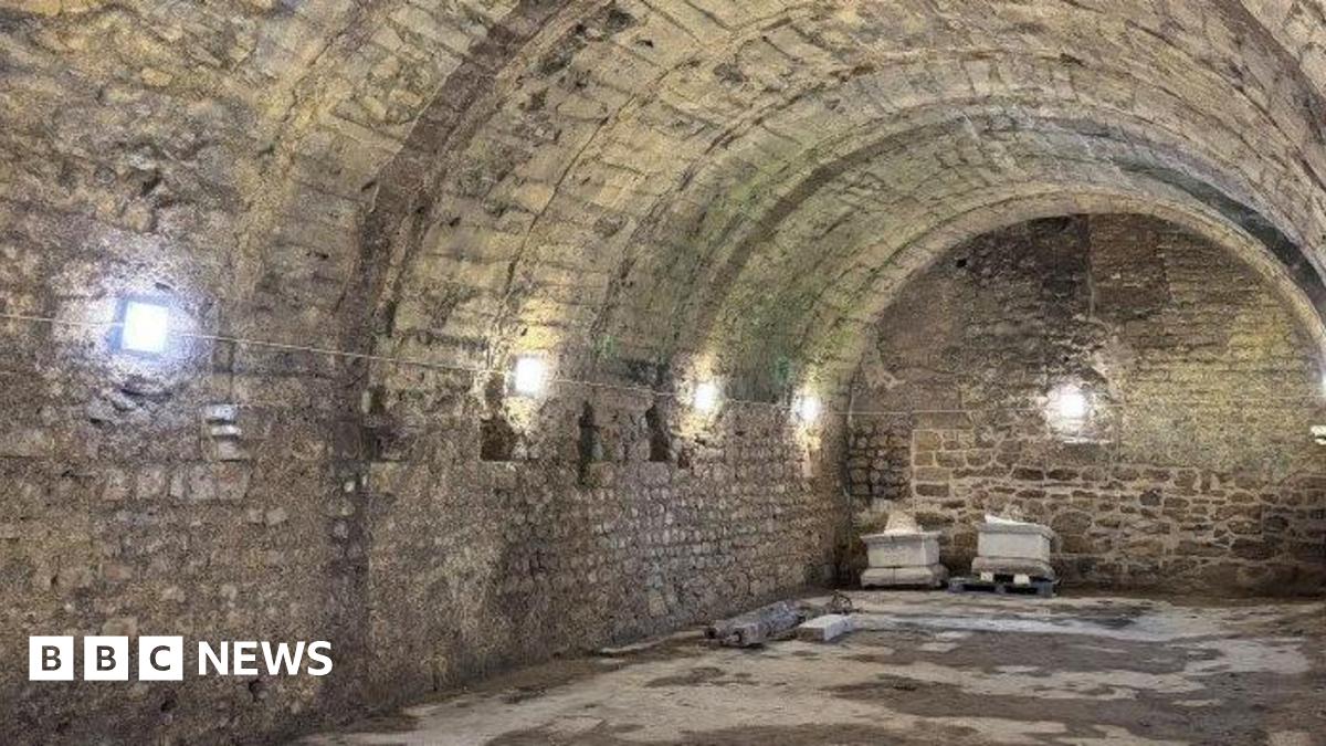 Secret Hampshire: Inside city's largest medieval vault - BBC News