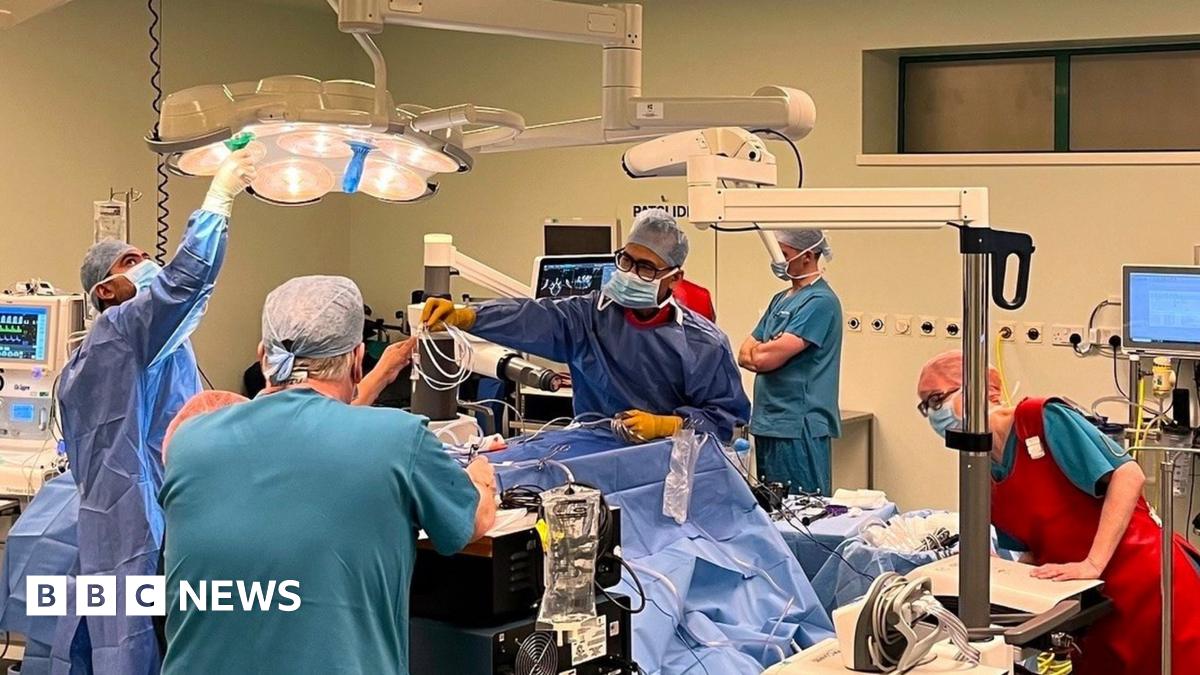 Liverpool hospital carries out 100th robotic spinal surgery - BBC News