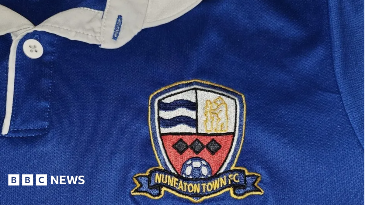 Nuneaton Town FC start crowdfunder to cover off-the-pitch costs - BBC News