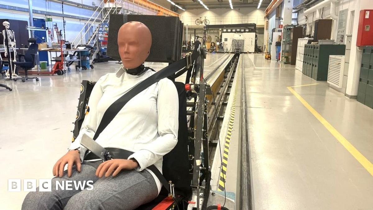 The crash dummy aimed at protecting women drivers - BBC News