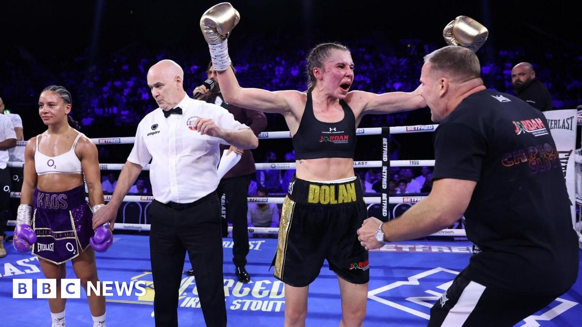 Norfolk title-winning boxer eyes international boxing stage - BBC News