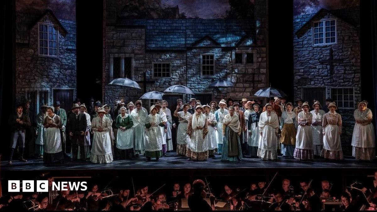 Premiere of 'Victorian romcom' opera set in Dorset - BBC News