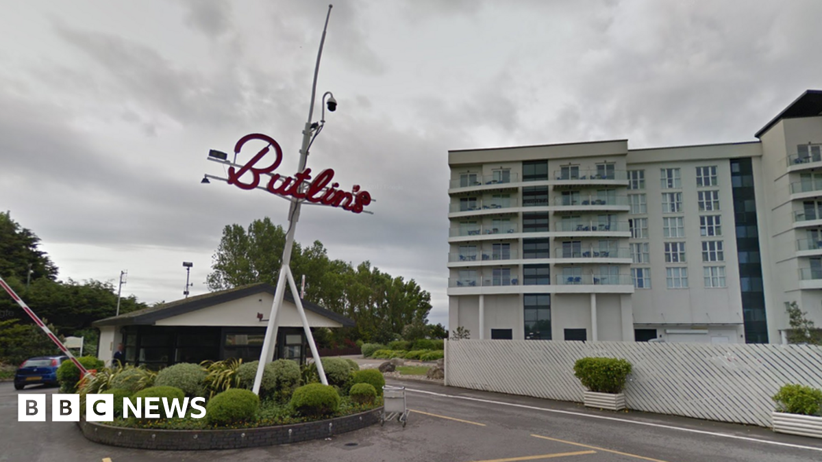 Butlin's Bognor Regis death: Man dies after bar fight - BBC News