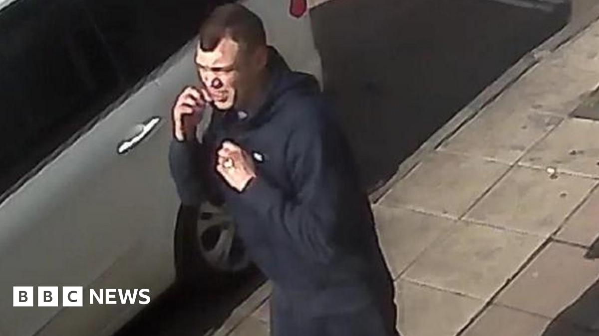 Image released over double stabbing in Scunthorpe - BBC News