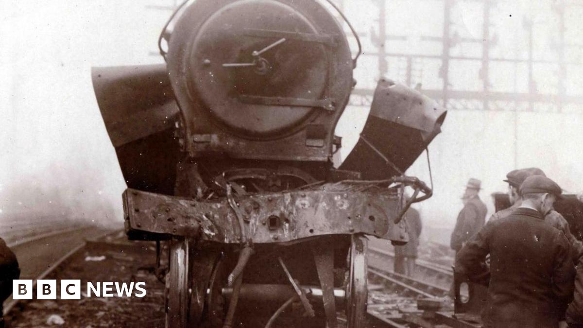 "Heroes" of Hull train disaster must not be forgotten, says author ...