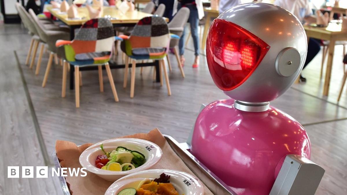 China restaurant sacks robot waiters - BBC News
