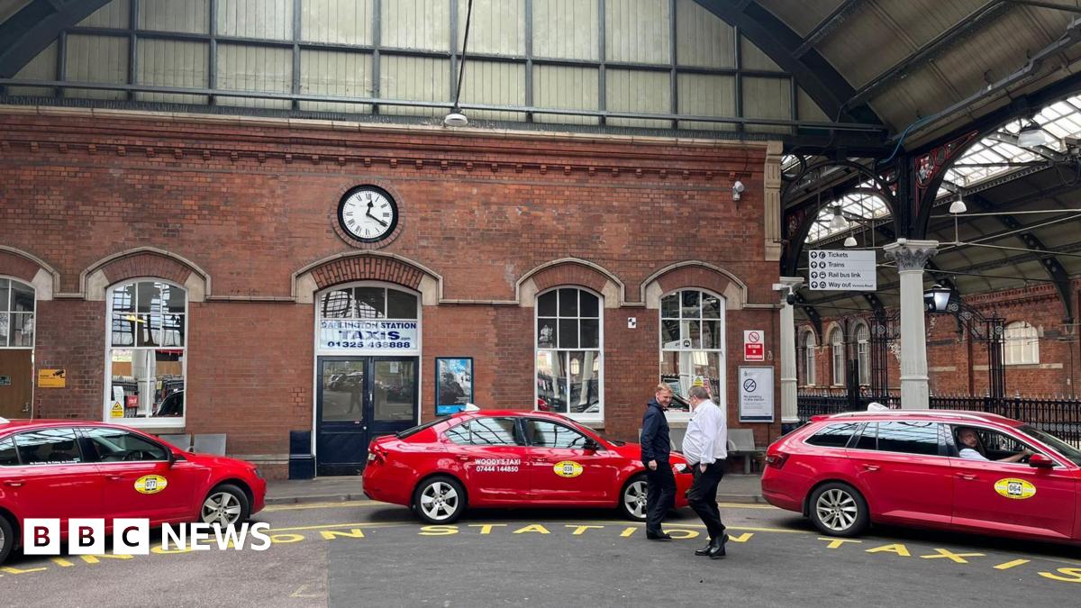Darlington taxi drivers support internal CCTV cameras - BBC News