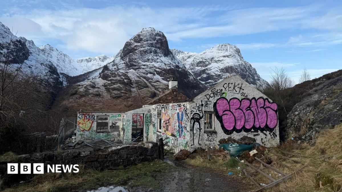 Jimmy Savile's former cottage in the Highlands is demolished - BBC News