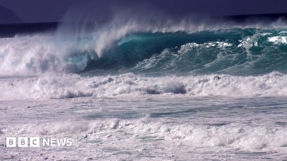 Sound waves 'can help' early tsunami detection - BBC News