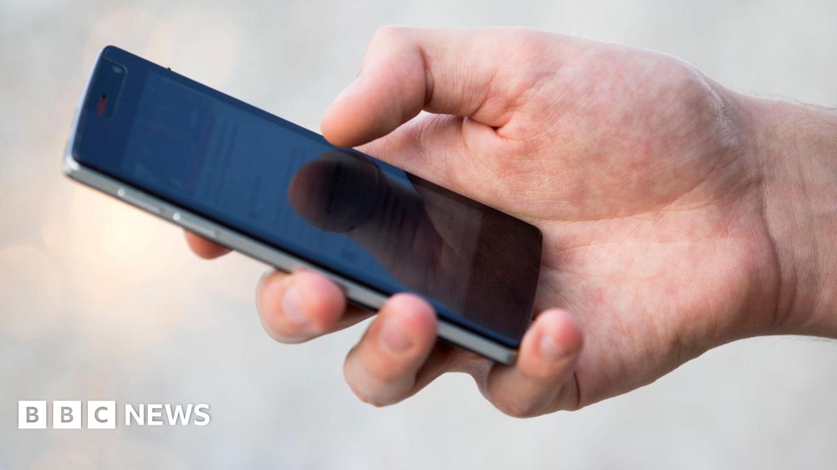 Council in talks to improve poor mobile coverage in Waverley - BBC News