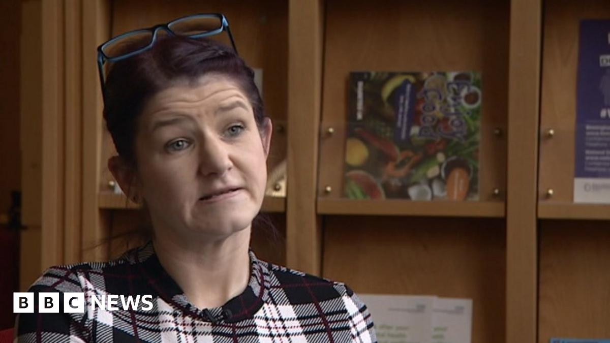 Menopause passport introduced by NHS trust boosting wellbeing - BBC News