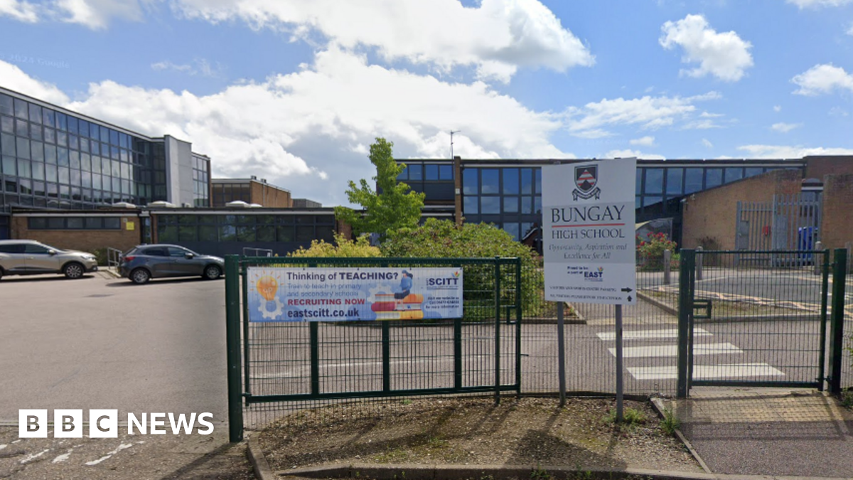Proposal to close Bungay High sixth form due to fall in demand - BBC News