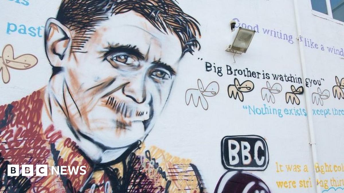 George Orwell's Southwold home to get new plaque - BBC News