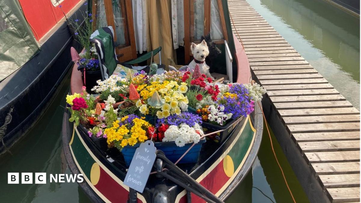 Boat residents ask why they did not get energy bill help - BBC News