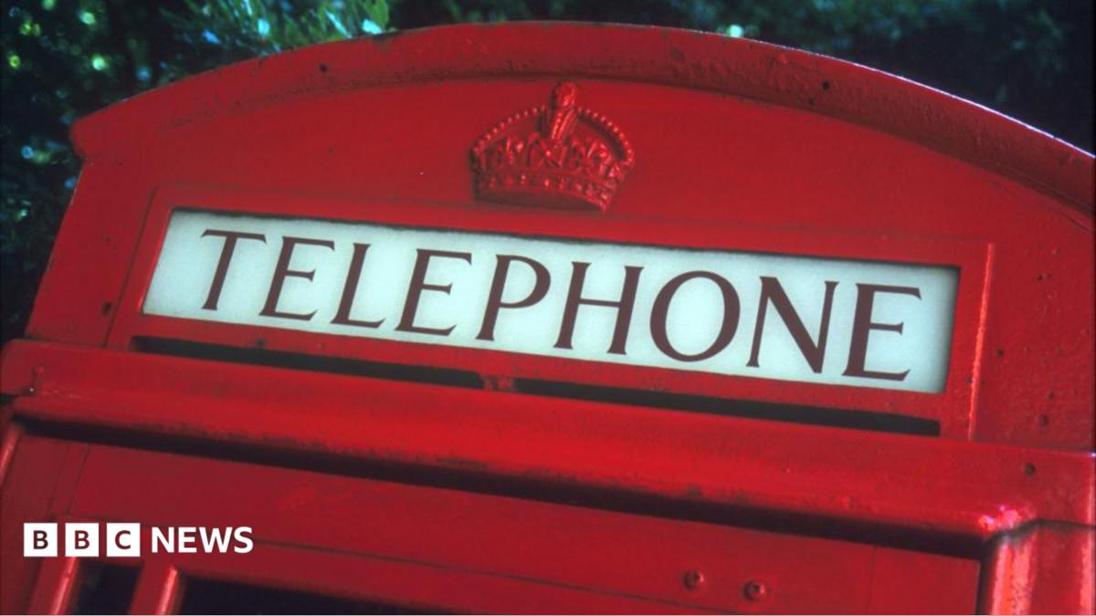 Plans for Cambridge telephone box coffee shop withdrawn - BBC News