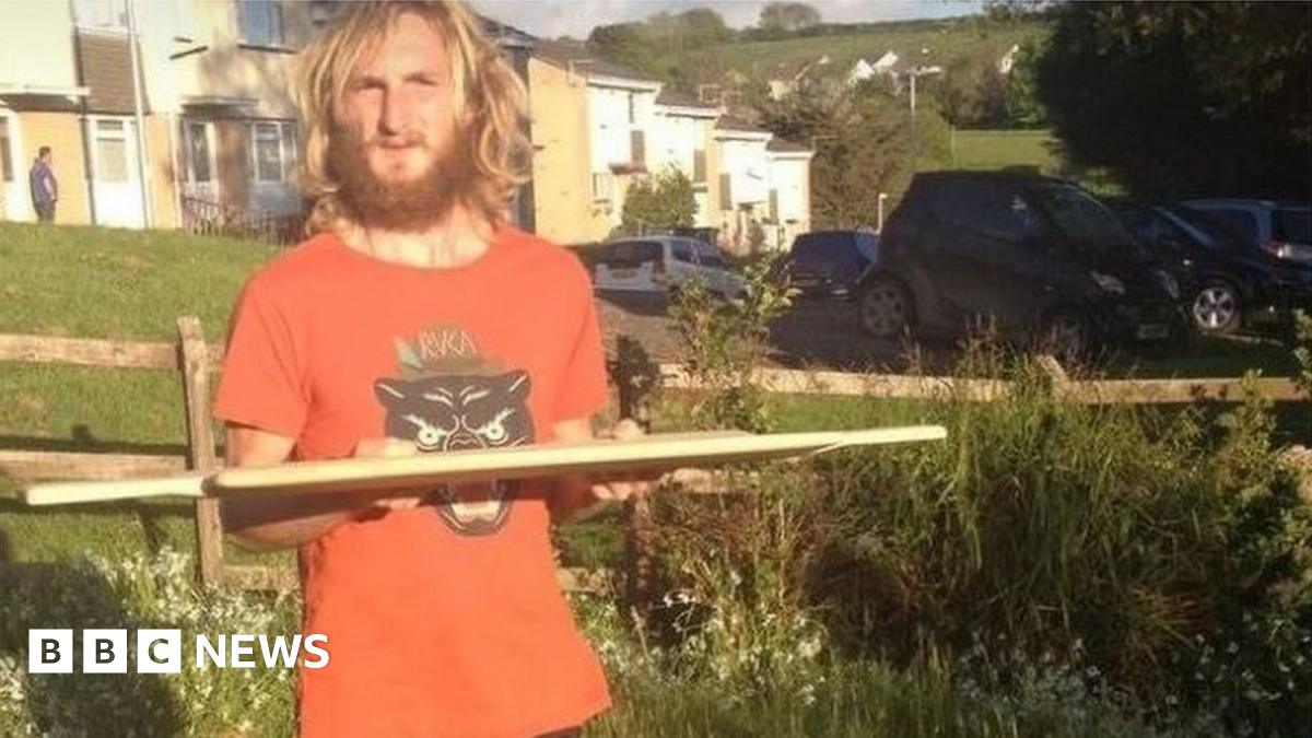 Exeter triple murder trial: Killer thought it was 'morally good' - BBC News