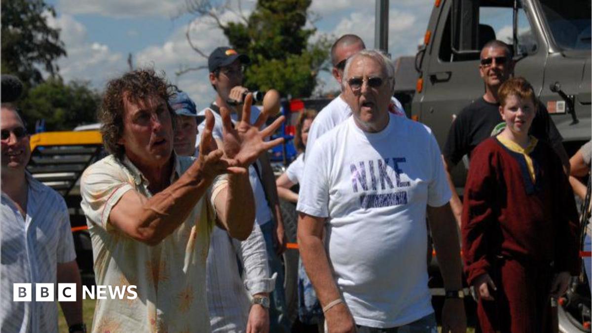 World Egg Throwing Championships returns to Swaton - BBC News