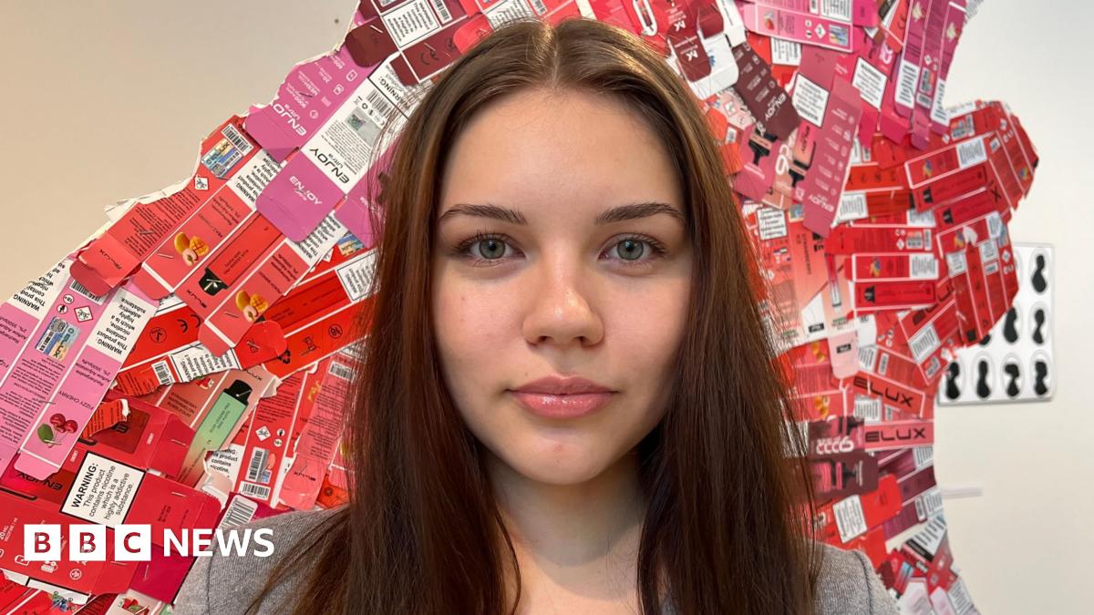 'Vape Brain' sculpture highlights dangers to teens - BBC News