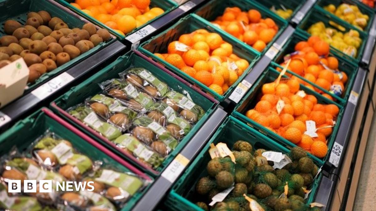 Plastic packaging: How are supermarkets doing? - BBC News