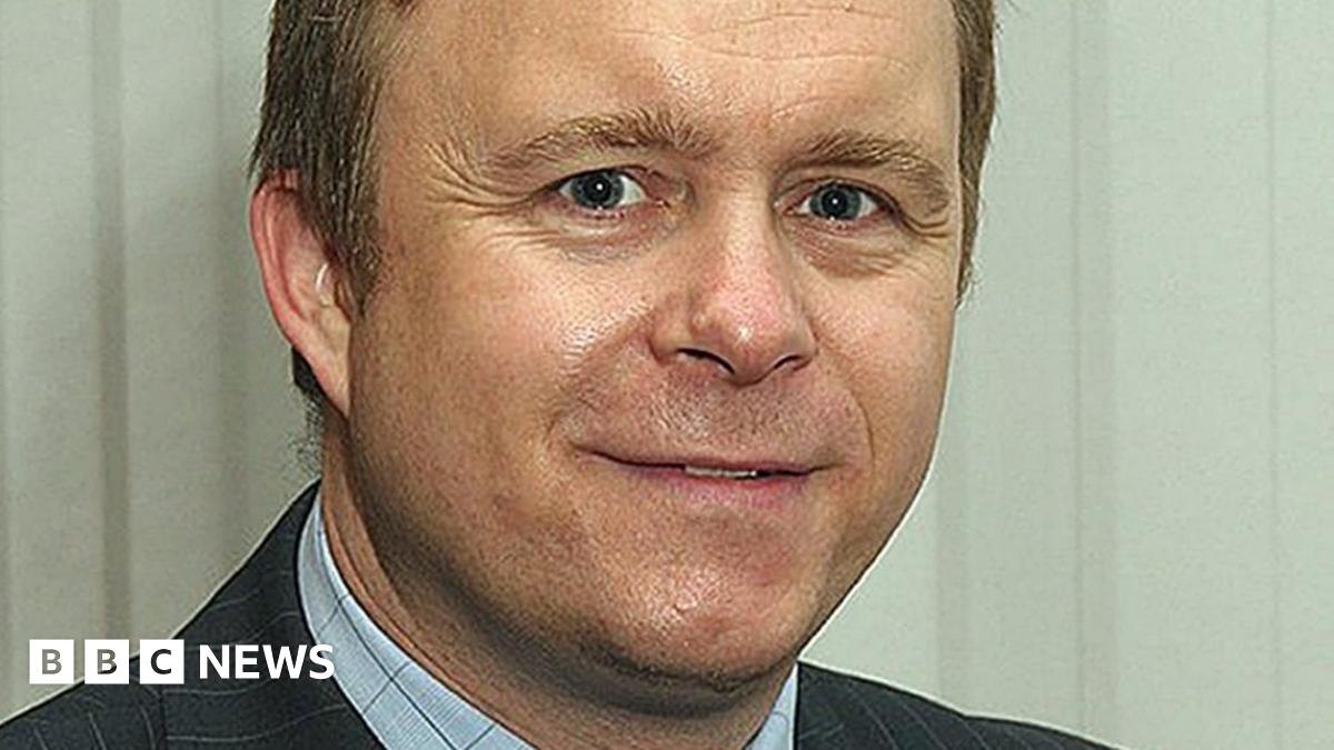 Councillor Richard Smalley jailed for lying about address - BBC News