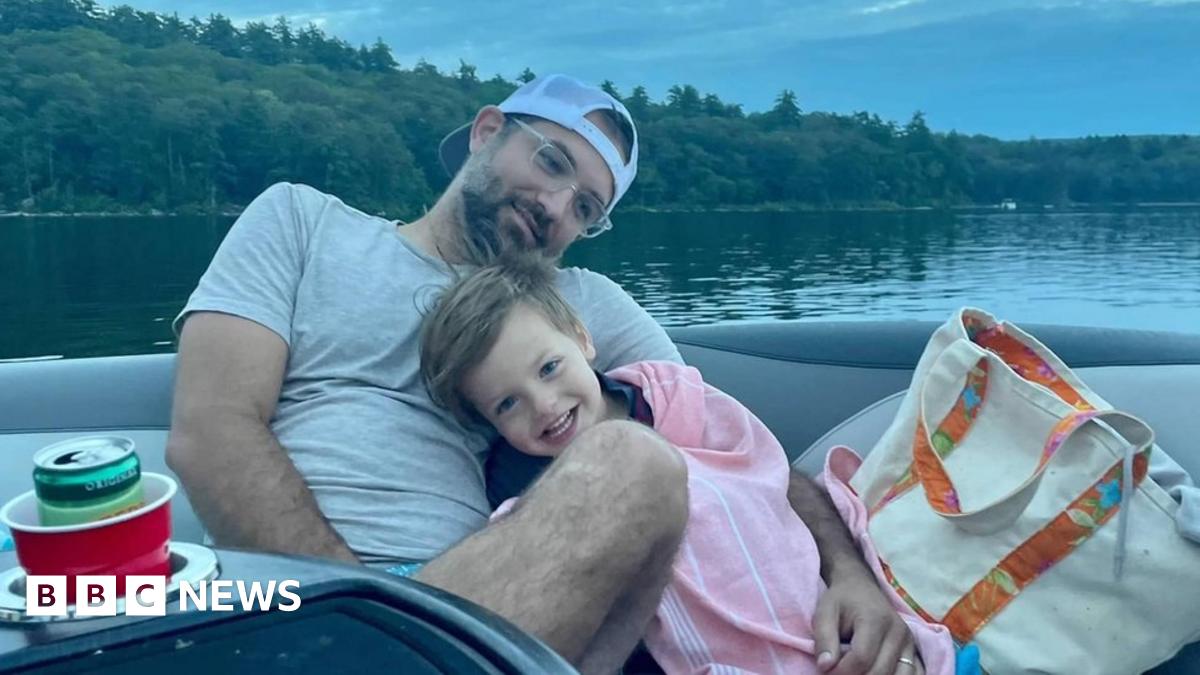 Sign language interpreter among those killed in Maine shootings - BBC News