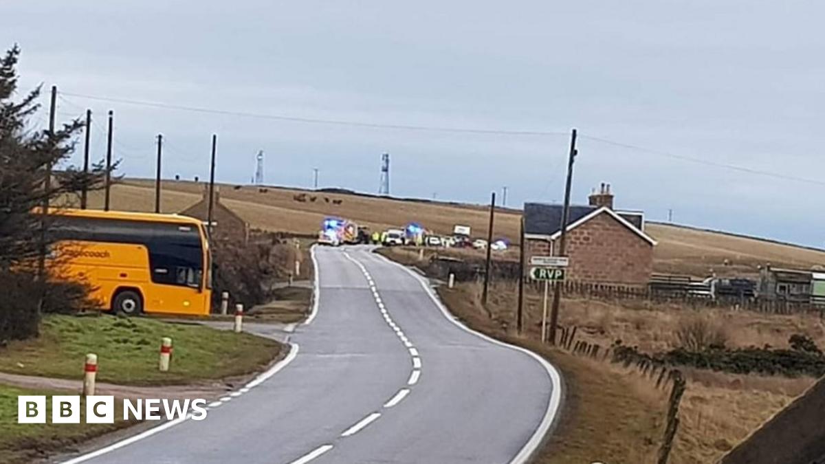 One person dies in three-car crash on A90 in Aberdeenshire - BBC News