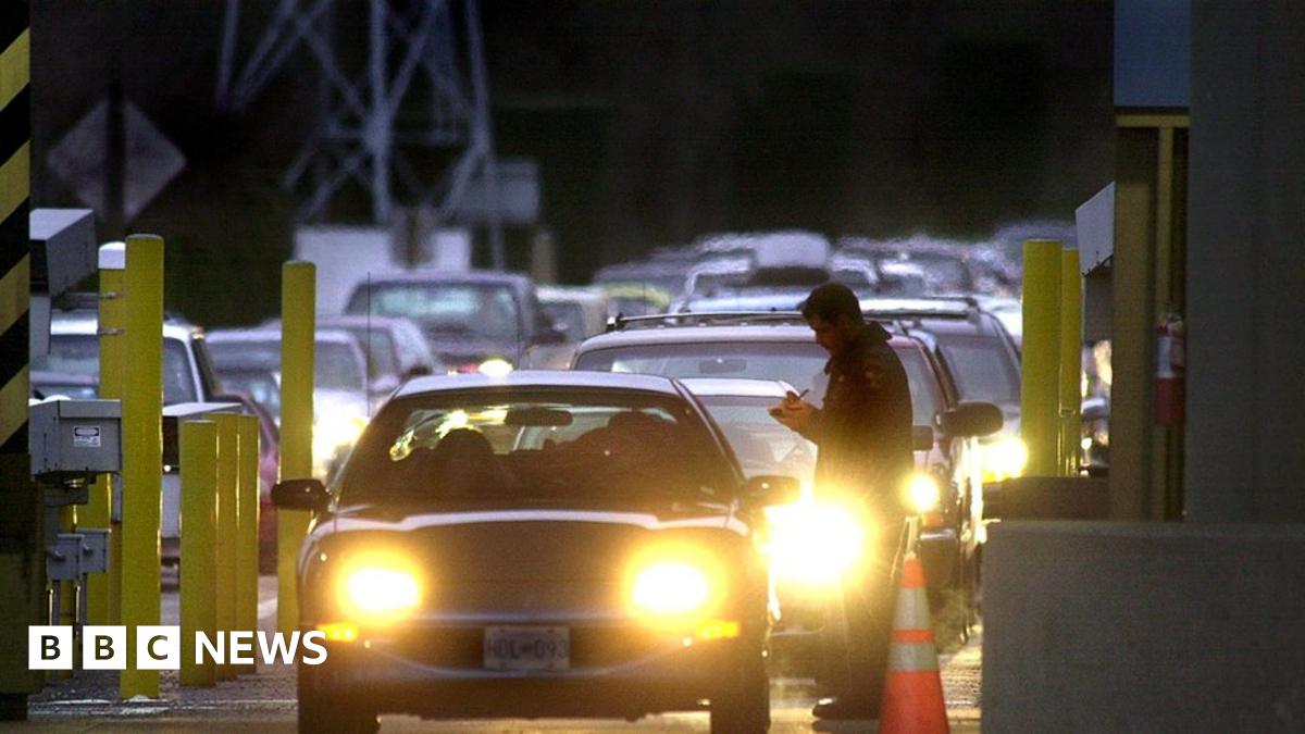 Protesters from Canada, UK, 'turned away at US border' - BBC News