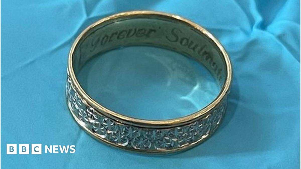 Police seek owner of ring found in Northampton - BBC News